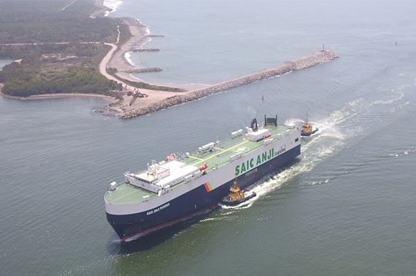 COSCO SHIPPING LINES OPERA POR PIMERA VEZ AL BUQUE SAIC ANJI PHOENIX EN ...