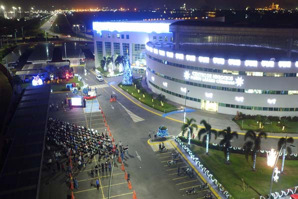 ENCIENDEN LUCES NAVIDEÑAS EN LA ASIPONA LÁZARO CÁRDENAS