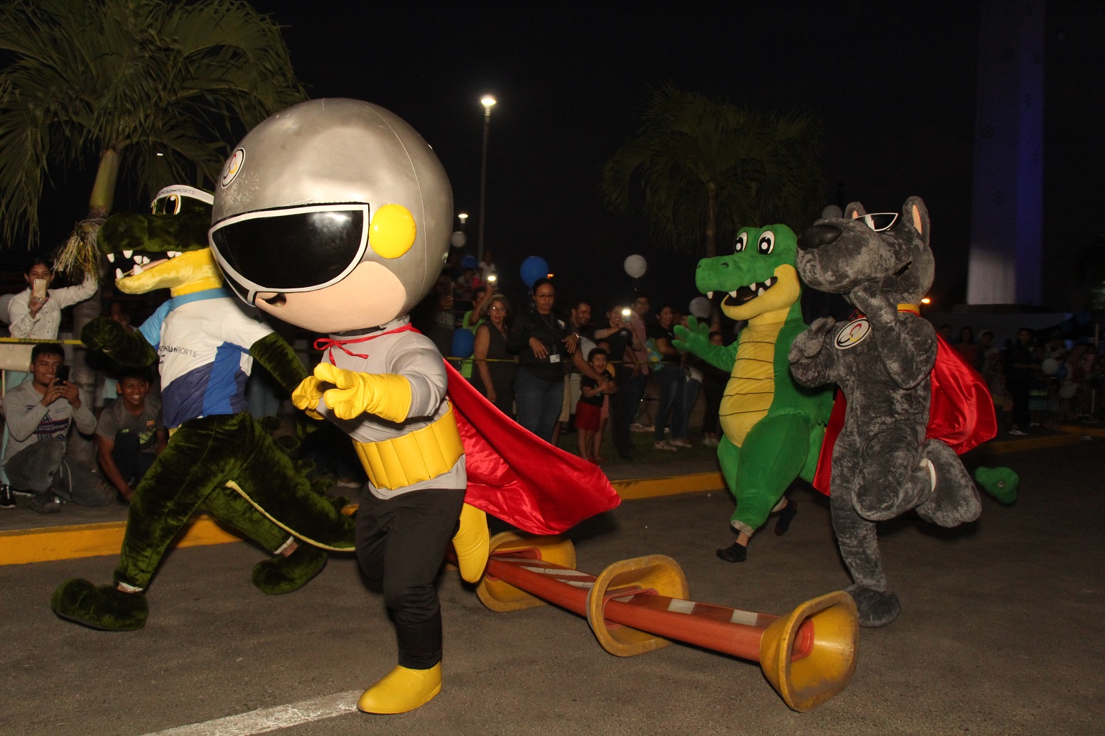 ASIPONA LÁZARO CÁRDENAS REALIZA DIVERTIDA CARRERA DE BOTARGAS