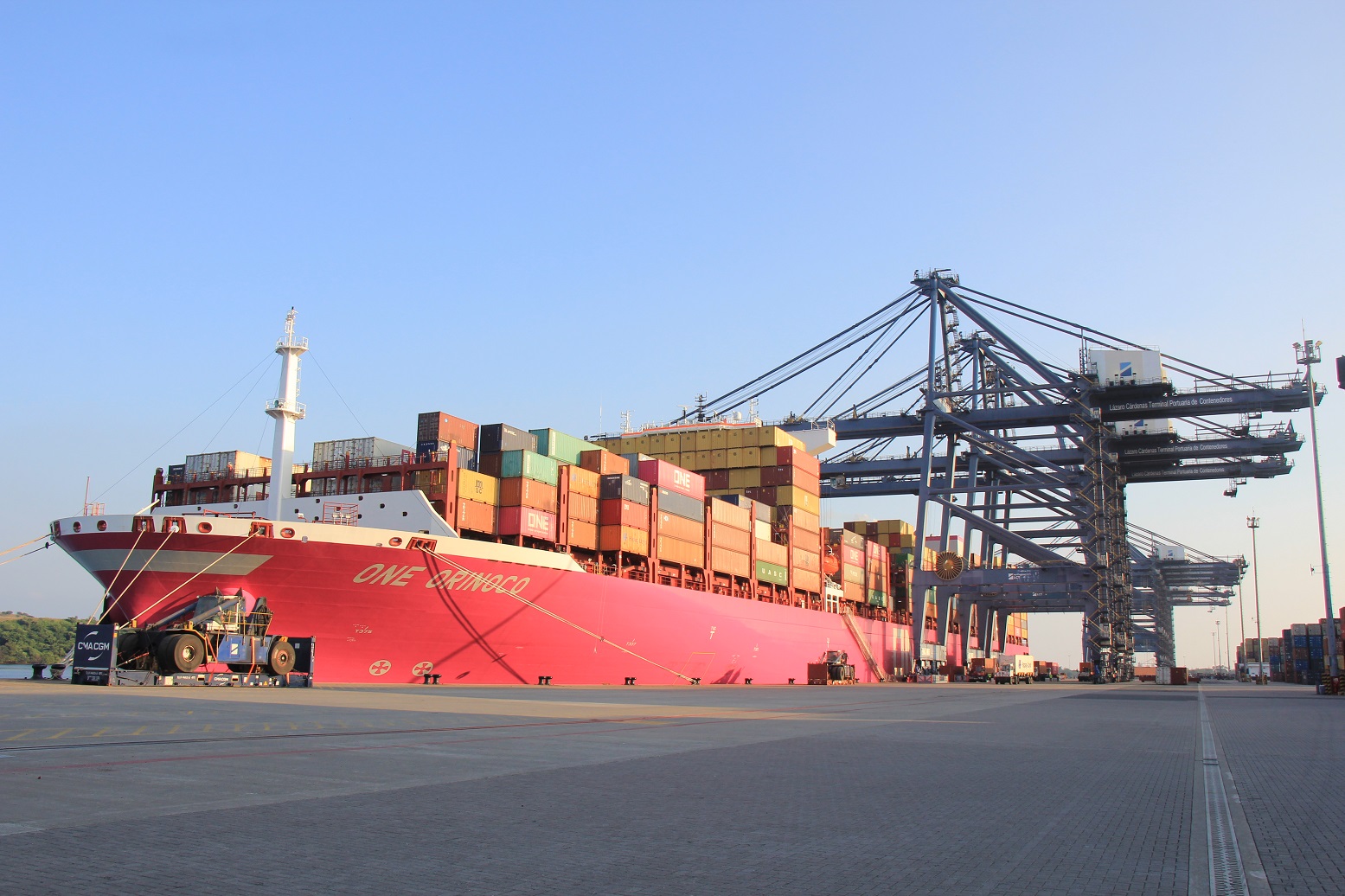 ASIPONA DA LA BIENVENIDA AL BUQUE ONE ORINOCO AL PUERTO DE LÁZARO CÁRDENAS