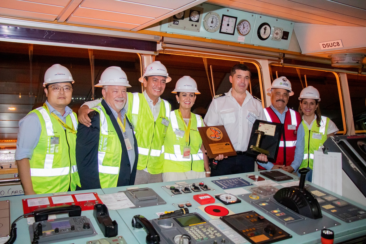 BUQUE ZIM TAMPA REALIZA PRIMER ARRIBO AL PUERTO DE LÁZARO CÁRDENAS